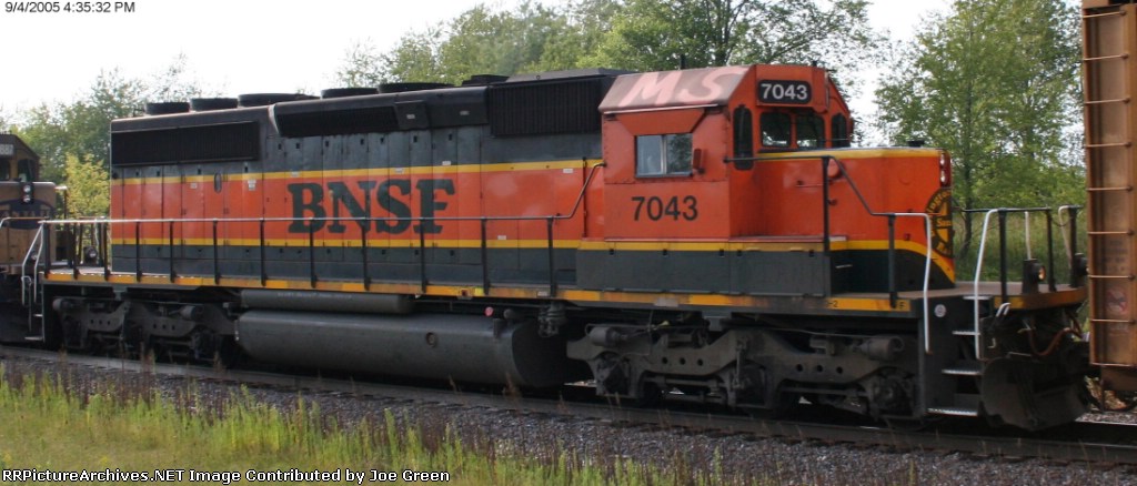 BNSF 7043